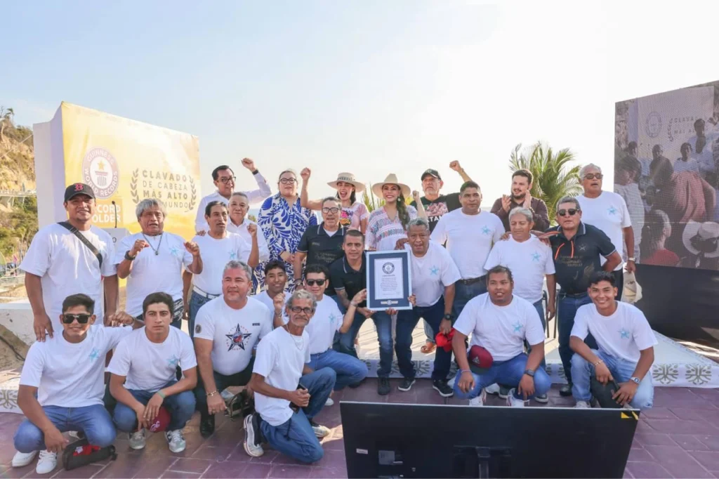 Récord Guinness reconoce a Acapulco por salto de cabeza en la Quebrada ...