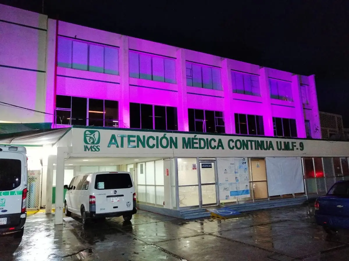 Ilumina IMSS Guerrero edificios por Octubre Rosa - anews